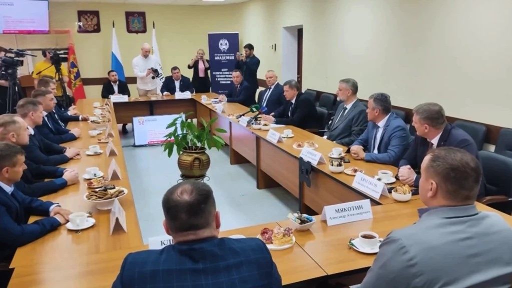 Врио губернатора присмотрелся к будущим управленцам из проекта «Брянские герои»