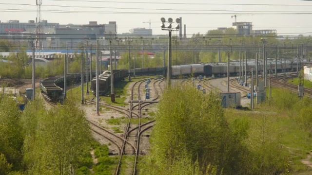 Красивый вид на вагонное депо с моста: ПТО Дача Долгорукова в Невском районе