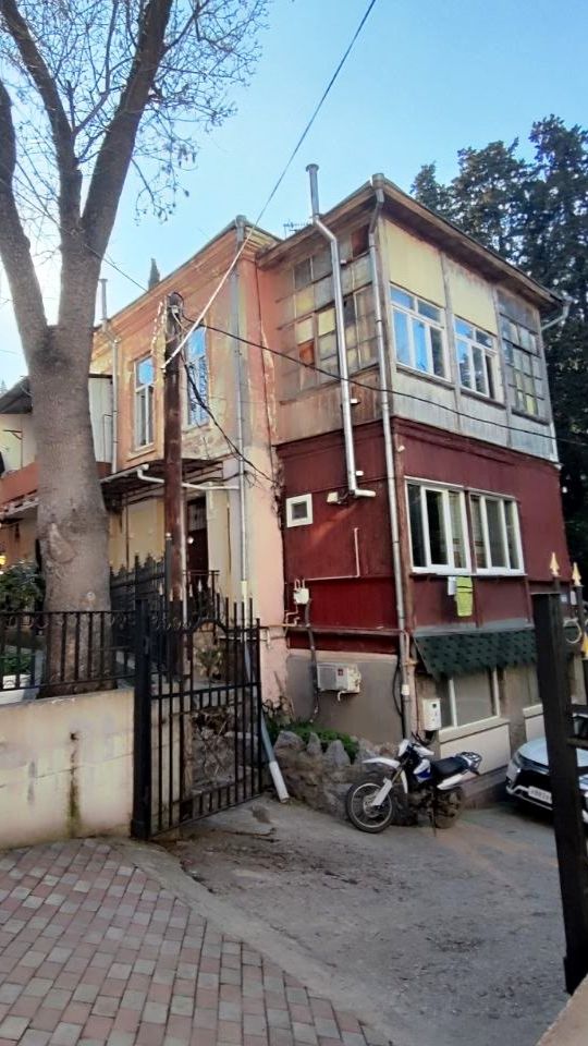 №4554-Уникальная 2ккв в историческом доме Ялты
