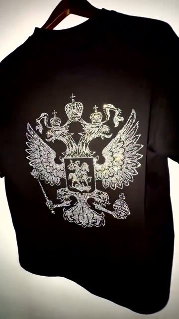 Футболка с дизайном герб России