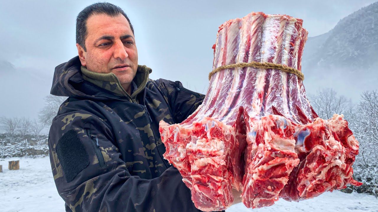 Сочные говяжьи ребрышки с овощами, приготовленные интересным способом в духовке на открытом воздухе