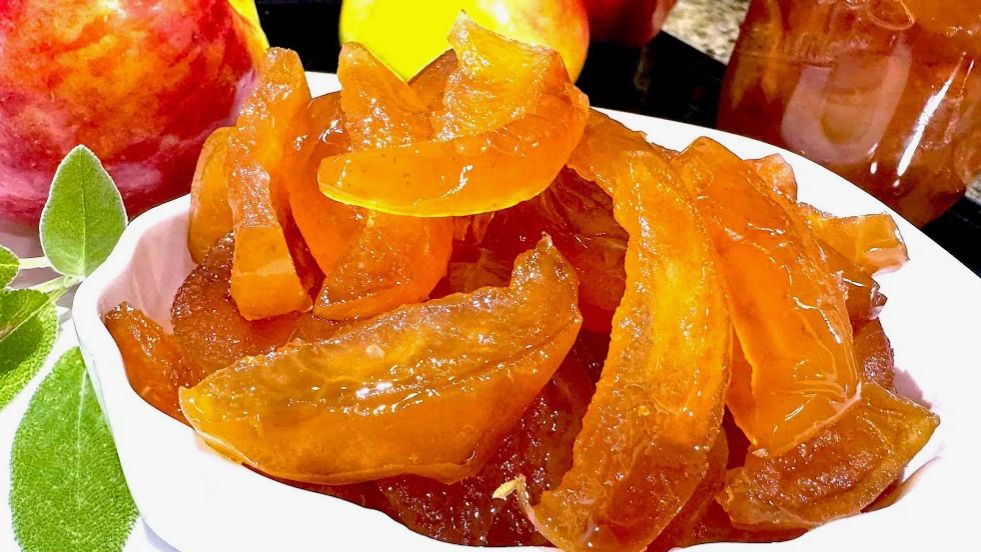Варенье из яблок с ванильным сахаром.