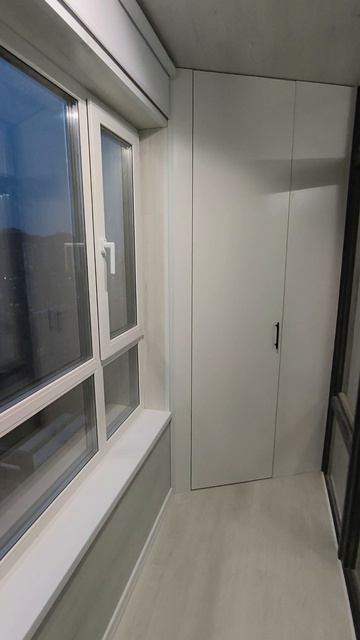 СМОЛЕНСК. ВНУТРЕННЯЯ ОТДЕЛКА БАЛКОНА