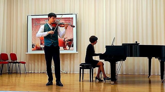 Городской  конкурс  "Кантабиле",  В. Монти  "ЧАРДАШ" Лауреат  Балозян  Давид  ДМШ  № 13