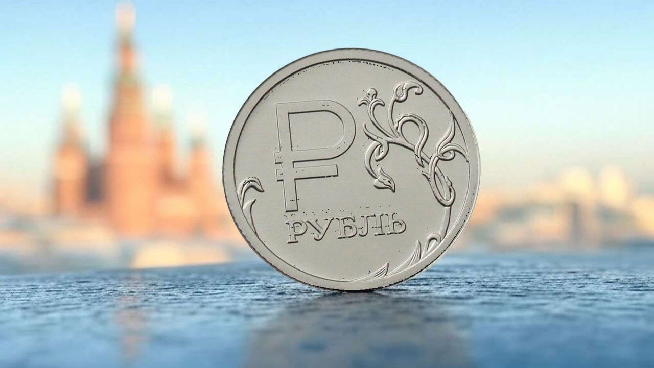 Рубль стремительно укрепляется. Стоит ли россиянам поспешить с покупкой валюты и техники?