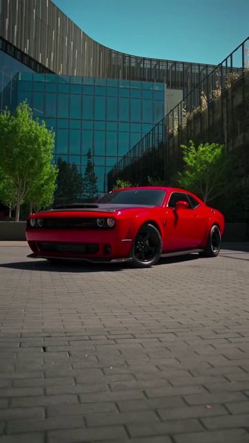 Dodge SRT Hellcat не мяукает - он предупреждает рыком!