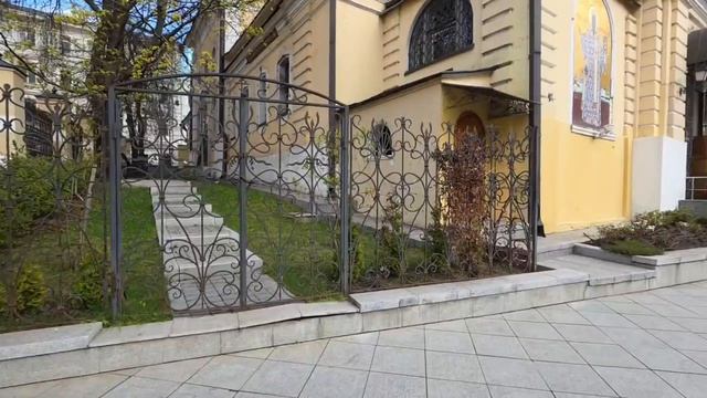 9. Дорога в Лавру Церковь Николая Чудотворца в Звонарях (известная как церковь Николая Божедомского)