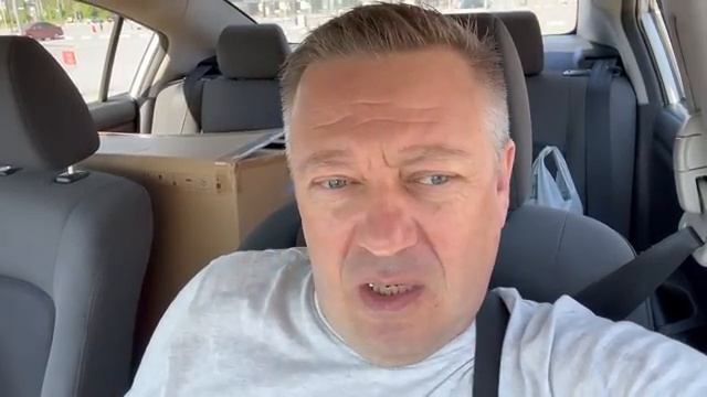 Жизнь вне орхидей - взял ЕЁ с собой убираться в доме на Юге