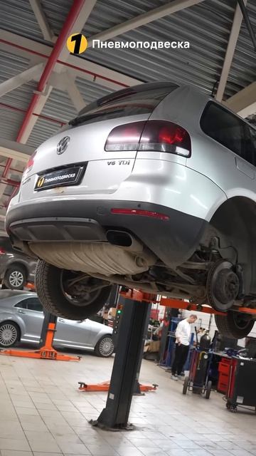 Замена пневмобаллона Volkswagen  #пневмоподвеска #ремонтпневмоподвески #фольксвагентуарег #mraer