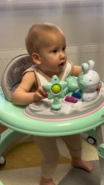 👶 Малыш в ходунках Farfello А4: первые шаги к рекордам!