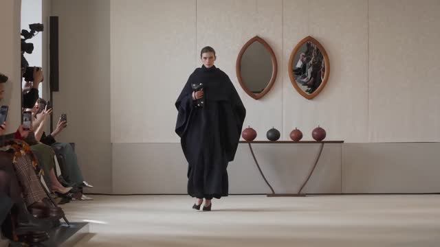 Показ женской коллекции Altuzarra осень-зима 2024-2025