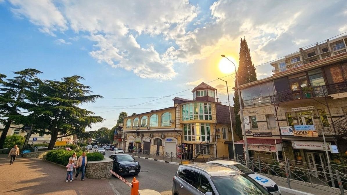 Обзор коммерчиского помещения на продажу в Ялте, ул. Свердлова