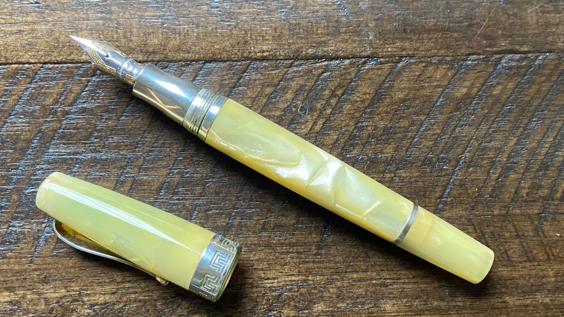 Перьевая ручка Montegrappa Historia с пером EF