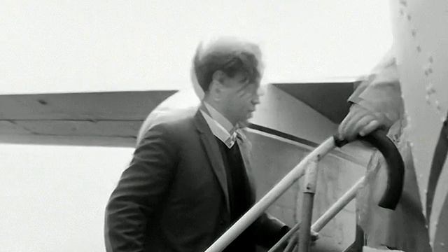 1967 год. Тюмень. Труппа драмтеатра улетает на гастроли