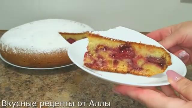 Клубничный пирог без духовки и миксера.