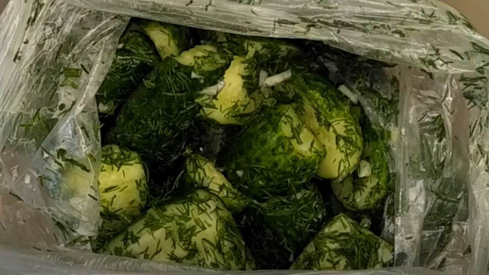 Малосольные огурцы без уксуса и масла. Проще рецепта я не встречала