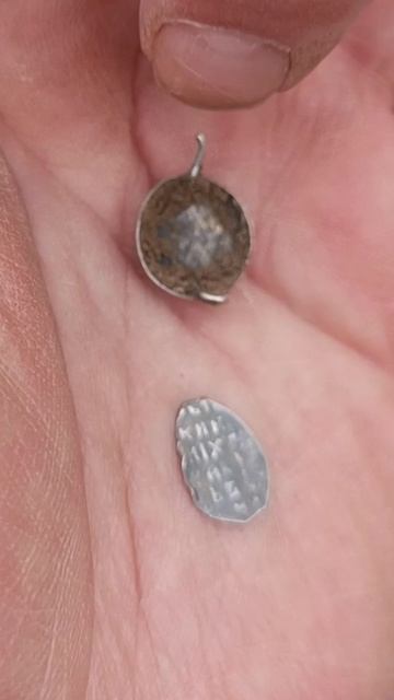 Всякое разное серебро #shorts #нашлисеребро #metaldetecting #старина #находкисметаллоискателем