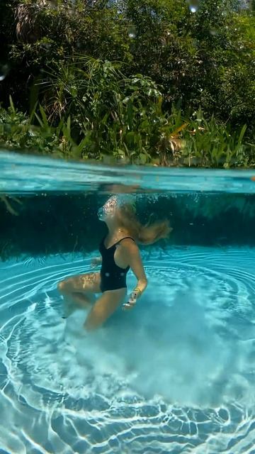Она и вода