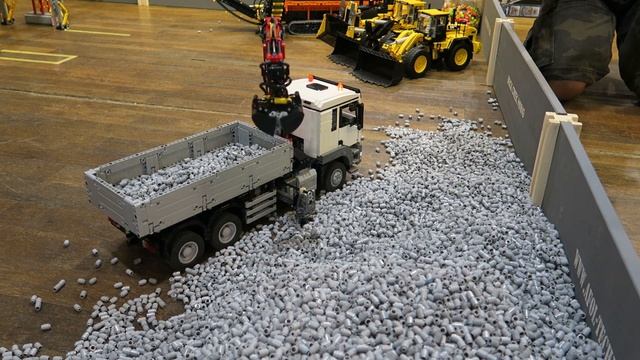 LEGO Technic - MAN TGS 6x4 with bucket gripper (MOC)