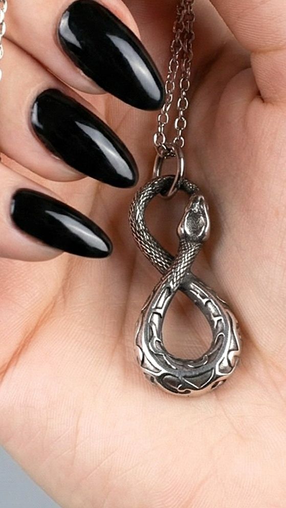 Подвеска на шею "Спящая анаконда" от StarfallShop