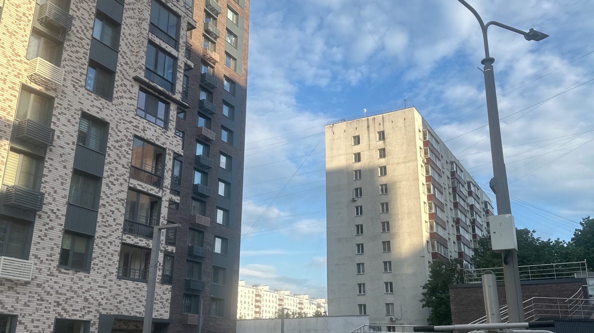 Bolisa запускается наверх и у него чуть телефон не упал