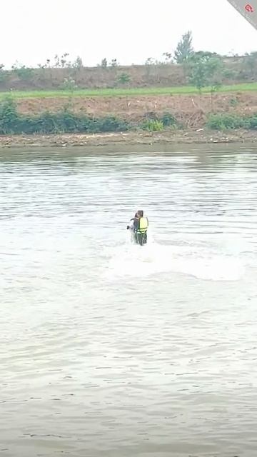 Flyboard. Искупал красавицу. Wetlook