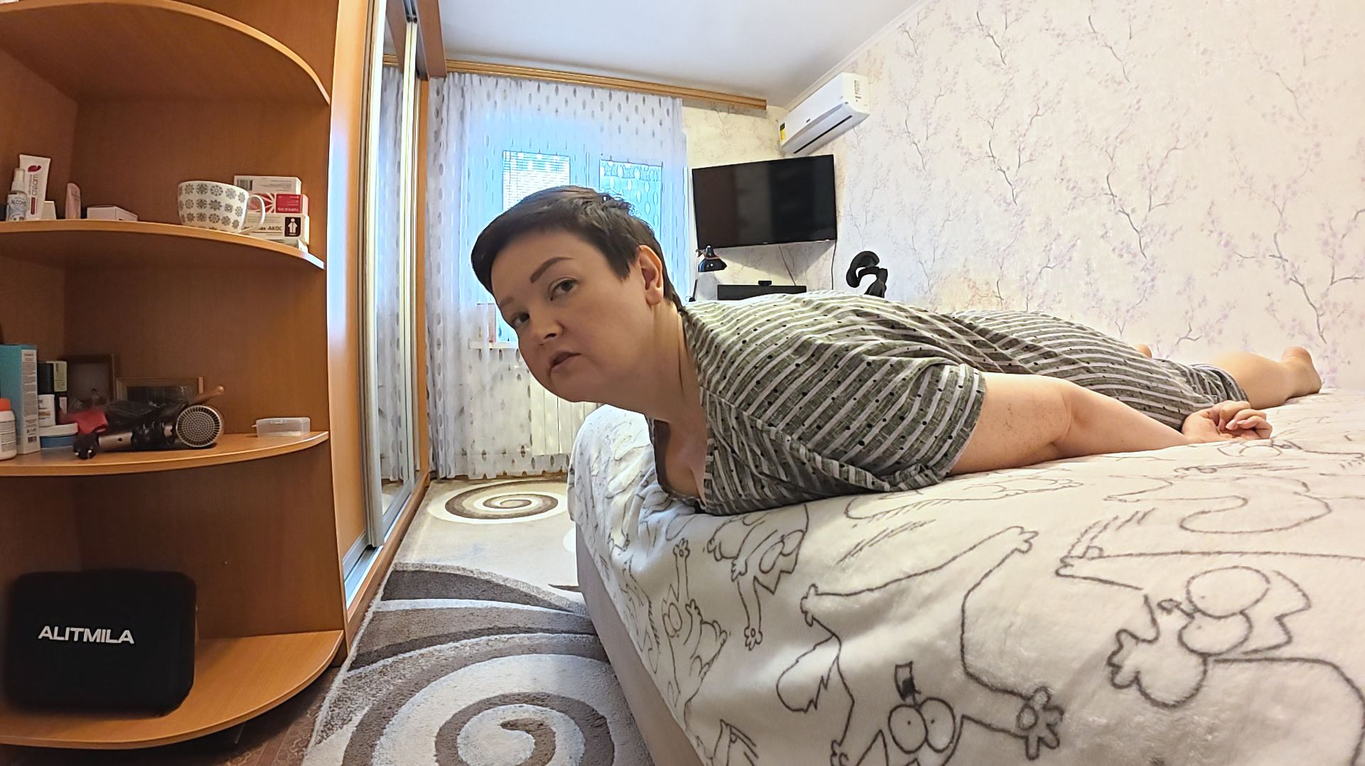 Делаю ЛФК для шеи! Как отличить БЕДНОГО от БОГАТОГО? Наш СЕКРЕТ крепкой СЕМЬИ! Кофе и болталка Влог
