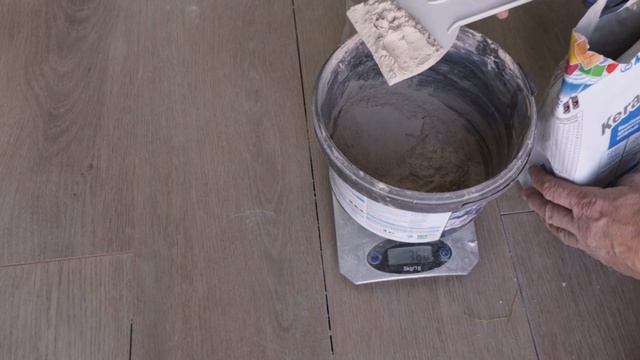 Как затереть плитку цементной затиркой чтобы не было проблем часть 4. #Ремонт#new #diy #топ