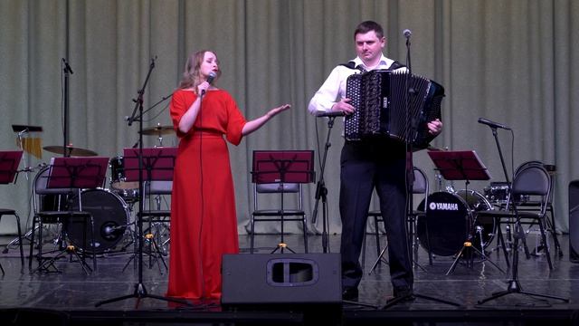 «Кнопочки баянные» (сл. В. Бутенко, муз. В. Темнова) – Исп. Анна Валуйская и Иван Адыбаев
