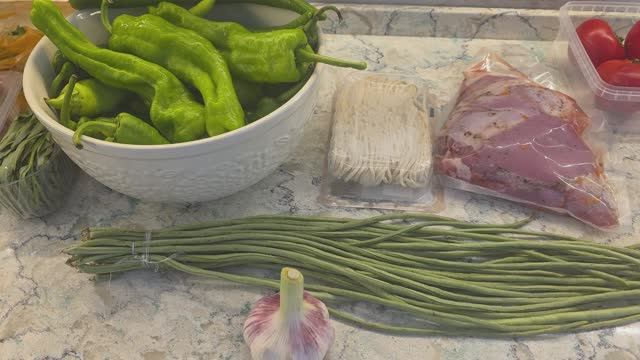 Дунганский перец и лагман, узбекская кухня