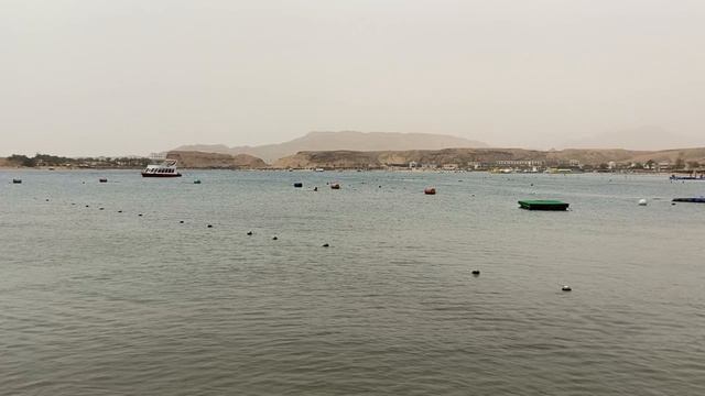 На пляже  Щарм-эль-шейха, март 2026