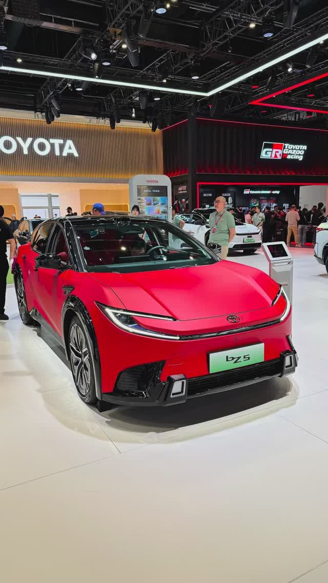 Toyota bZ5 — попытка догнать китайские EV нового поколения 🔌🔋