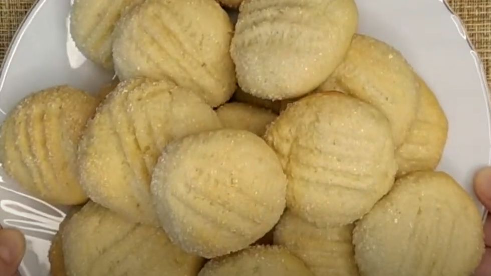 Сахарное печенье на кефире. Простое приготовление, вкусная выпечка к чаю