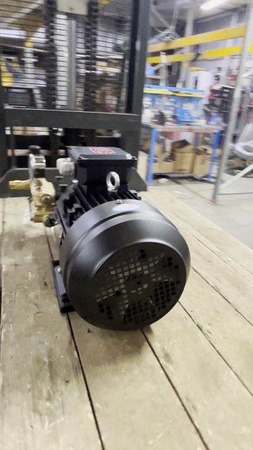 Моноблок Тритон TOR 15/25 ВР 5.5 T (с манометром, без электрики)