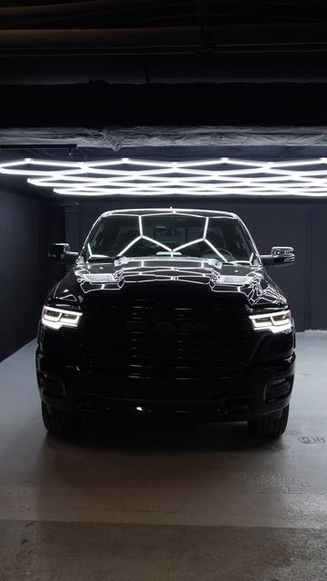 Продан: RAM 1500 Limited
