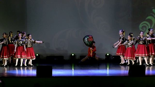 Детский танец "Веселый перестук"