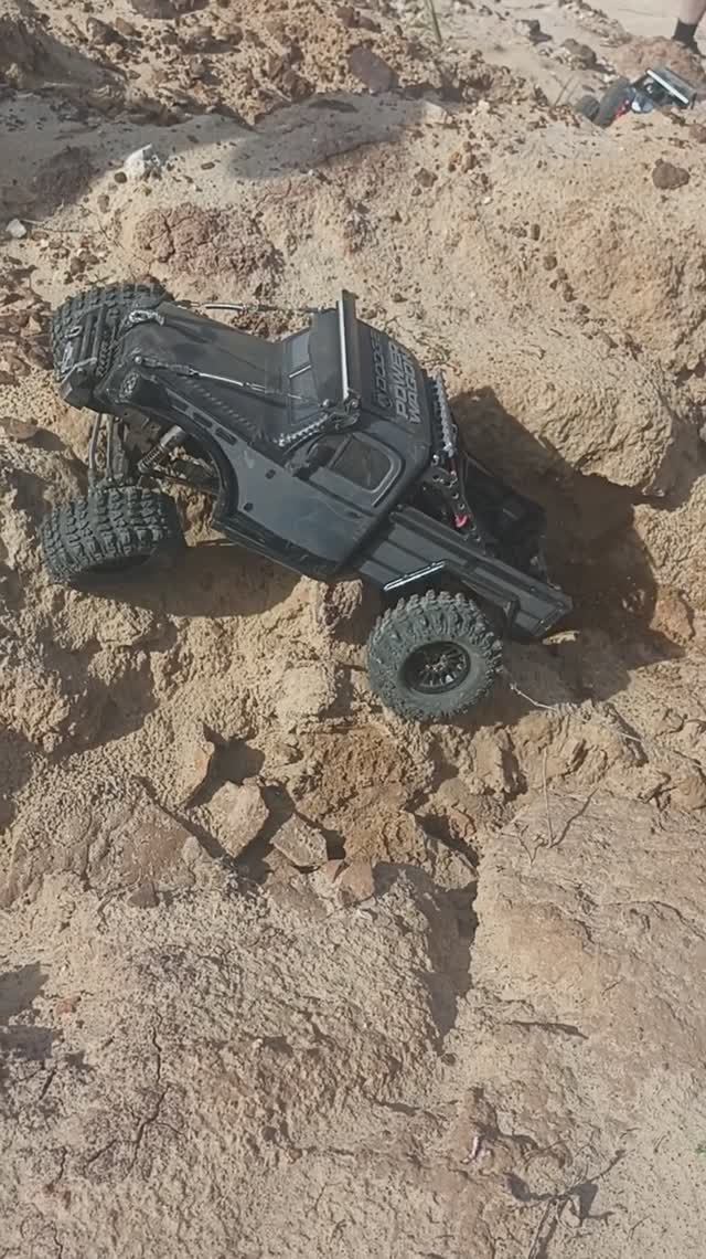 Фейл с топовым Dodge от RGT #rc #rccar #crawler #4x4rc #scale #rclife #fail #rcmodel #rgt #rgtrc