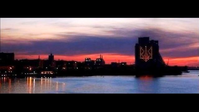 Герб украины на фоне флага России - Coat of arms of Ukraine on the background of the flag of Russia