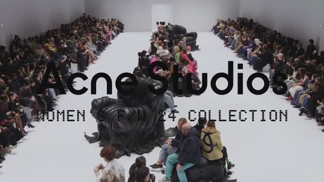 Показ женской коллекции Acne Studios осень-зима 2024-2025