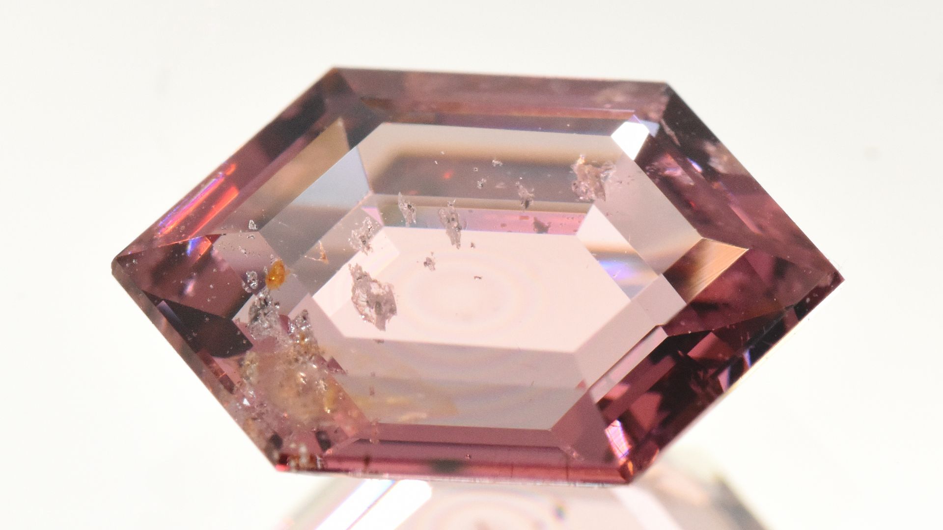 Шпинель розовo-оранжевая 3.62ct. (Мьянма)