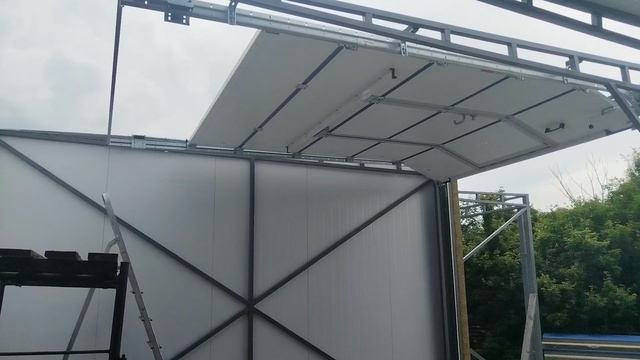 Промышленные ворота на цепном редукторе