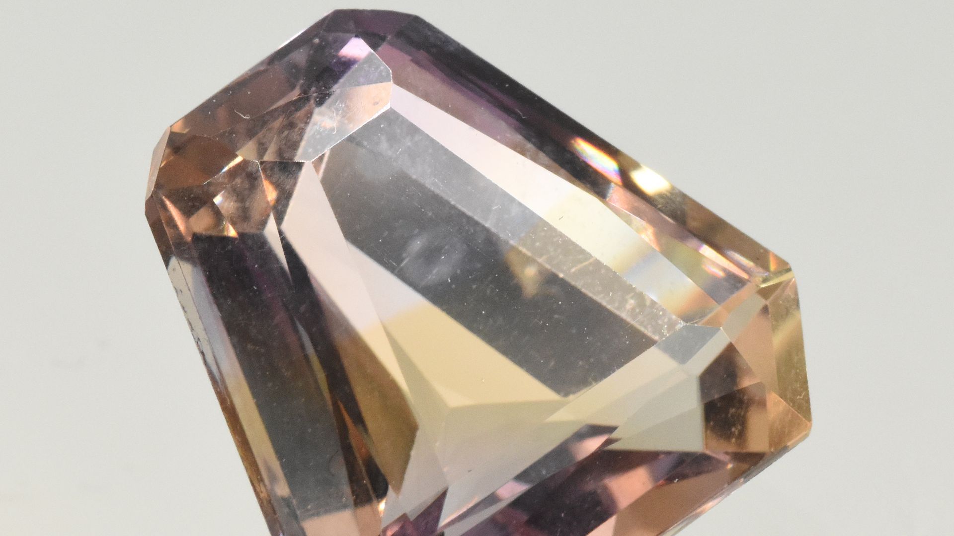 Аметрин 9.71ct. (Боливия, шахта Анахи)