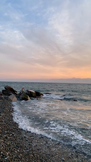 Девушка и зимнее море