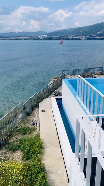 Вид на Геленджикскую бухту из ресторана Маяк