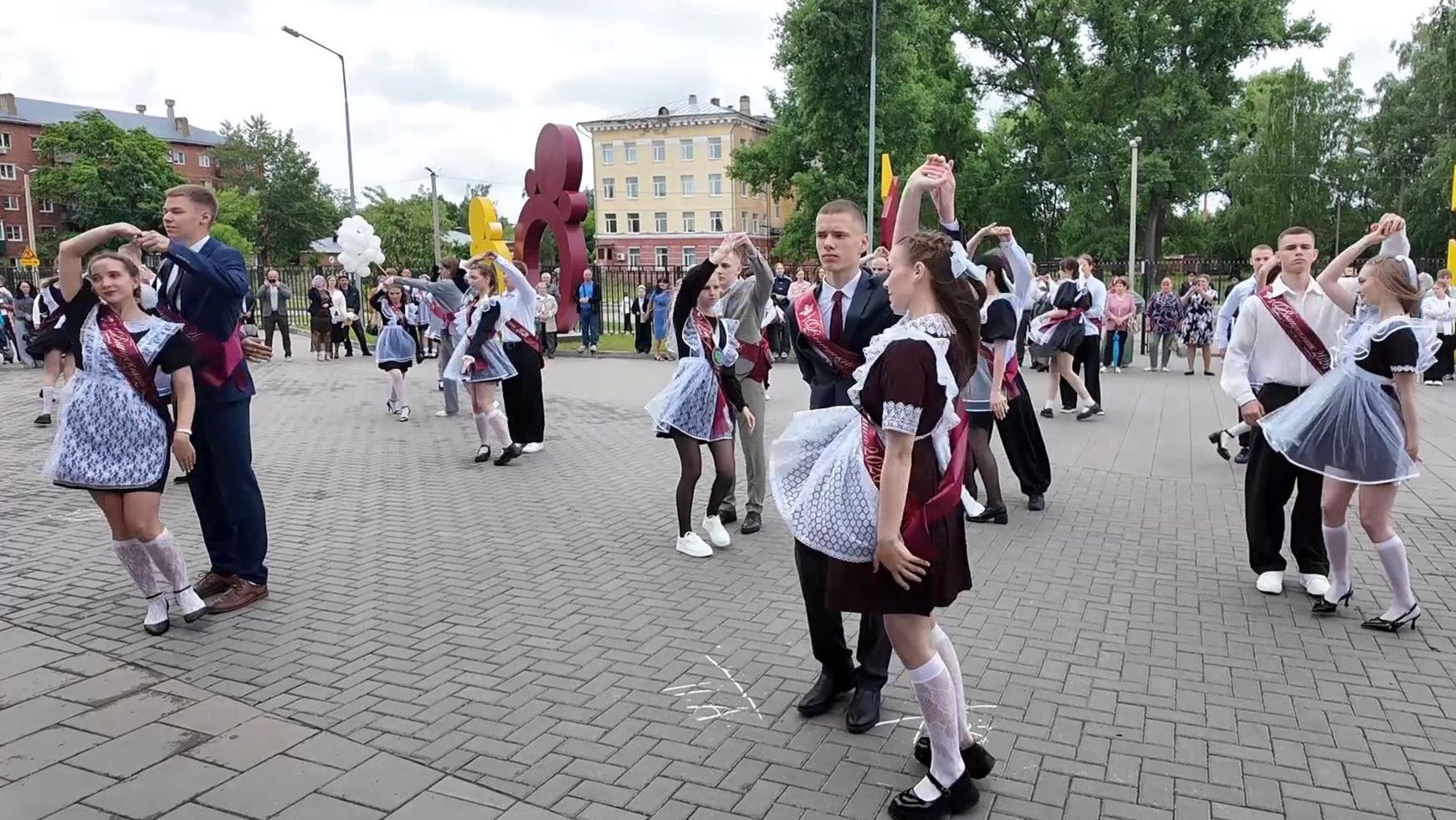 Школа-ЭКОТЕХ выпускает в жизнь пятый-юбилейный выпуск новой школы