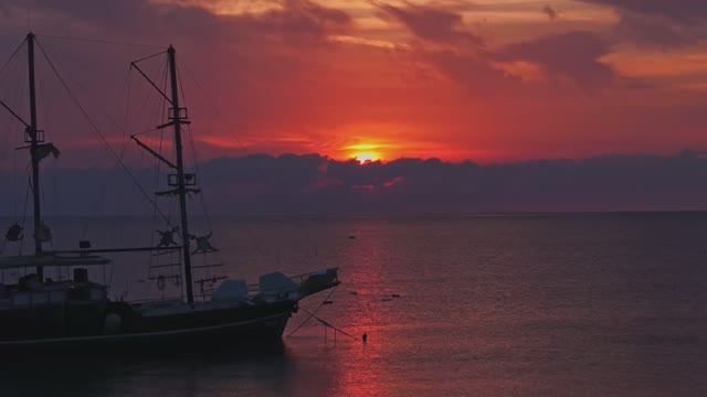 Pirates Beach Club 5*