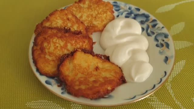 Драники с мясом и колбасой 🥓 2 рецепта в одном! Сытный ужин | Вкусная кухня