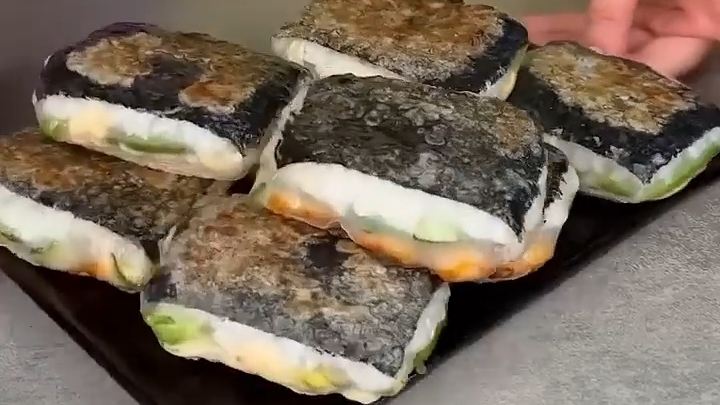 Жаренные СПРИНГ-РОЛЛЫ...🍱🥢😋