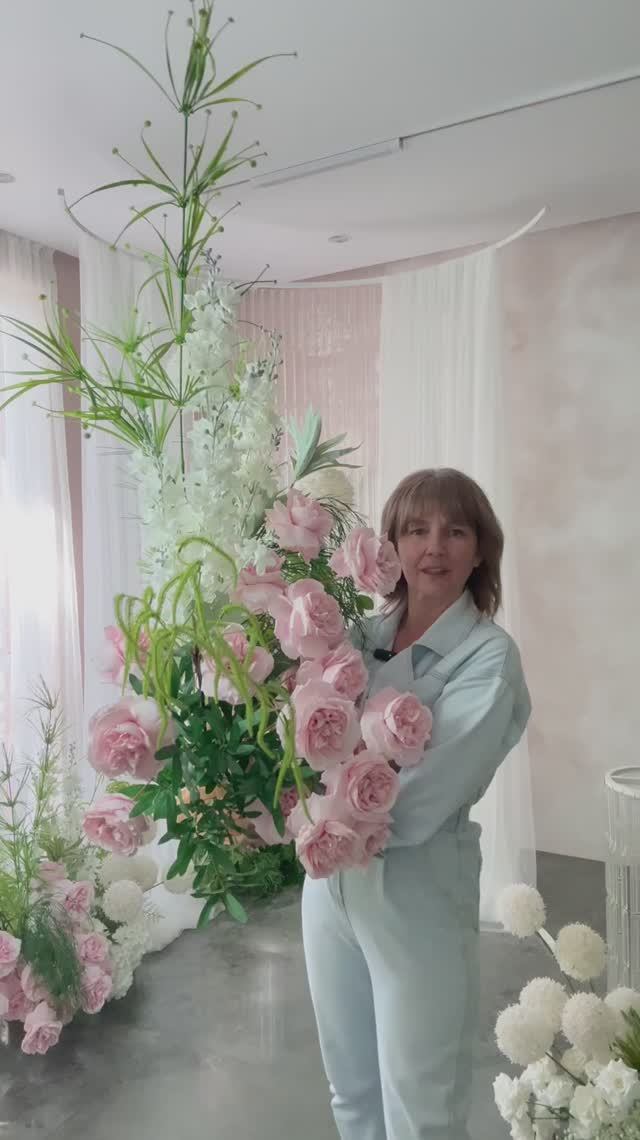 Стоят как стойкие оловянные солдатики)