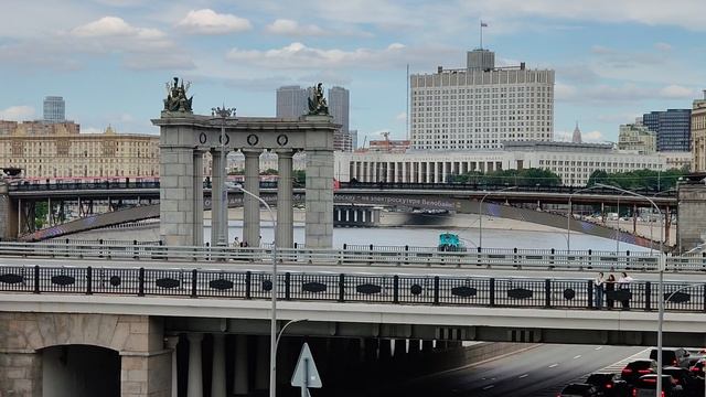 Бородинский и метромост